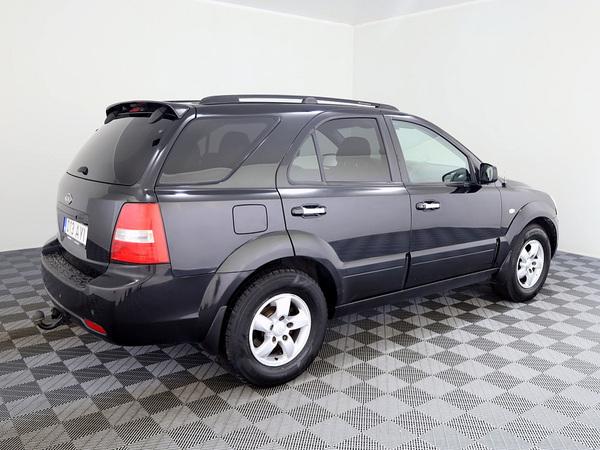 Black Kia Sorento 2007 in Tallinn, with an engine capacity of 2.50 L and mileage of 429 thousand km for 1999 €, photo 3 on AUTOMOTO.COM.LV