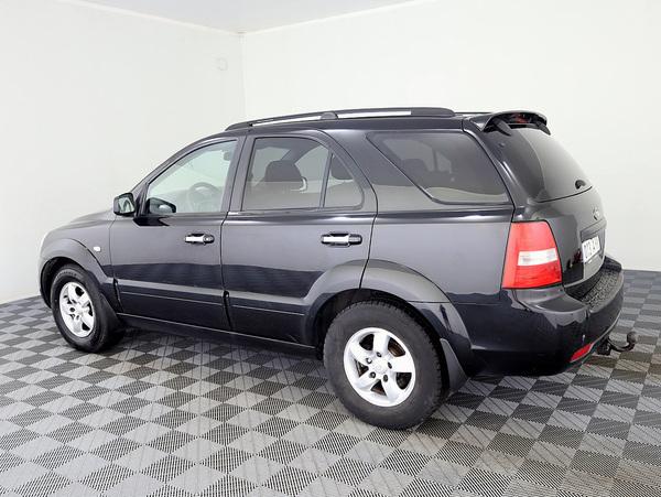 Black Kia Sorento 2007 in Tallinn, with an engine capacity of 2.50 L and mileage of 429 thousand km for 1999 €, photo 4 on AUTOMOTO.COM.LV