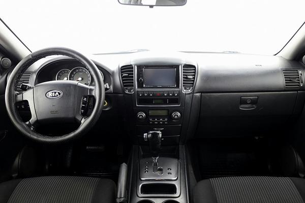 Black Kia Sorento 2007 in Tallinn, with an engine capacity of 2.50 L and mileage of 429 thousand km for 1999 €, photo 5 on AUTOMOTO.COM.LV