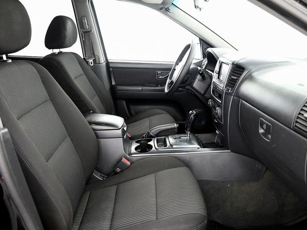 Black Kia Sorento 2007 in Tallinn, with an engine capacity of 2.50 L and mileage of 429 thousand km for 1999 €, photo 6 on AUTOMOTO.COM.LV