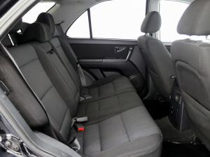 Melns Kia Sorento 2007 Tallina, ar dzinēja tilpumu 2.50 L un nobraukumu 429 tūkst. km par 1999 €, foto 16 vietnē AUTOMOTO.COM.LV