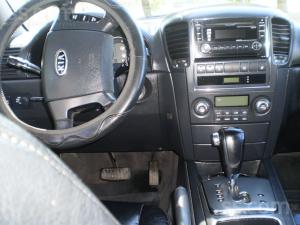 Melns Kia Sorento 2007 Daugavpils, ar dzinēja tilpumu 2.50 L un nobraukumu 310 tūkst. km par 2900 €, foto 23 vietnē AUTOMOTO.COM.LV