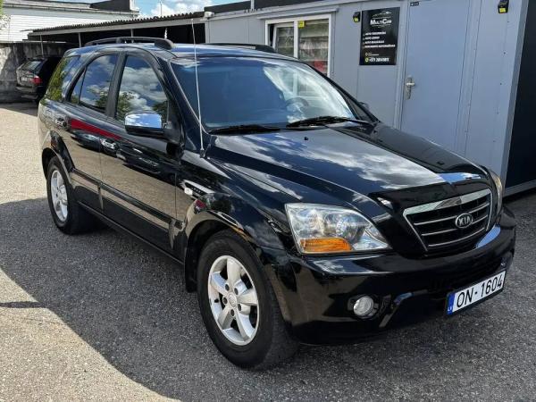 Black Kia Sorento 2007 in Daugavpils, with an engine capacity of 2.50 L and mileage of 308 thousand km for 2900 €, photo 1 on AUTOMOTO.COM.LV