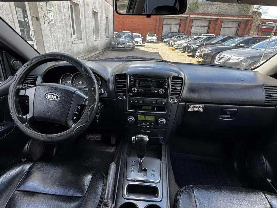 Melns Kia Sorento 2007 Daugavpils, ar dzinēja tilpumu 2.50 L un nobraukumu 308 tūkst. km par 2900 €, foto 8 vietnē AUTOMOTO.COM.LV