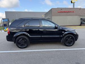 Black Kia Sorento 2007 in Kaunas, with an engine capacity of 0.00 L and mileage of 247 thousand km for 3650 €, photo 8 on AUTOMOTO.COM.LV