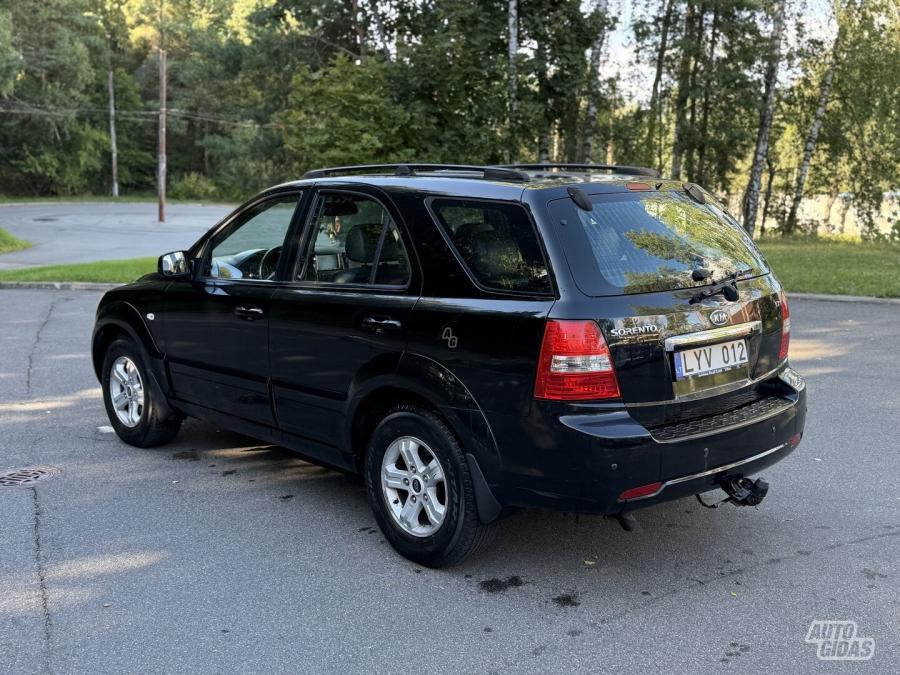 Black Kia Sorento 2007 in Vilnius, with an engine capacity of 2.50 L and mileage of 271 thousand km for 2300 €, photo 4 on AUTOMOTO.COM.LV