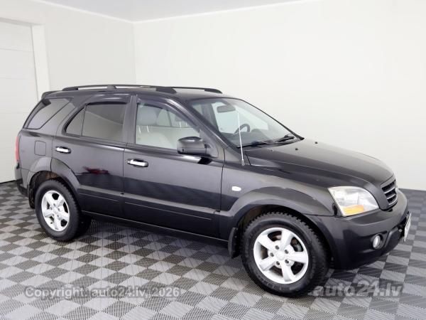 Black Kia Sorento 2007 in Tallinn, with an engine capacity of 2.50 L and mileage of 255 thousand km for 2699 €, photo 1 on AUTOMOTO.COM.LV