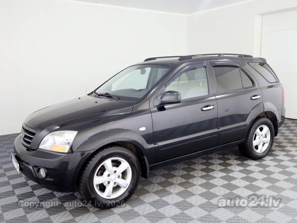 Black Kia Sorento 2007 in Tallinn, with an engine capacity of 2.50 L and mileage of 255 thousand km for 2699 €, photo 3 on AUTOMOTO.COM.LV