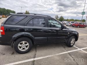 Melns Kia Sorento 2007 Daugavpils, ar dzinēja tilpumu 2.50 L un nobraukumu 277 tūkst. km par 2900 €, foto 4 vietnē AUTOMOTO.COM.LV