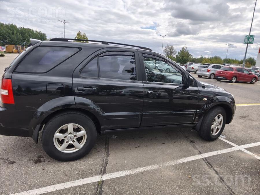 Melns Kia Sorento 2007 Daugavpils, ar dzinēja tilpumu 2.50 L un nobraukumu 277 tūkst. km par 2900 €, foto 4 vietnē AUTOMOTO.COM.LV