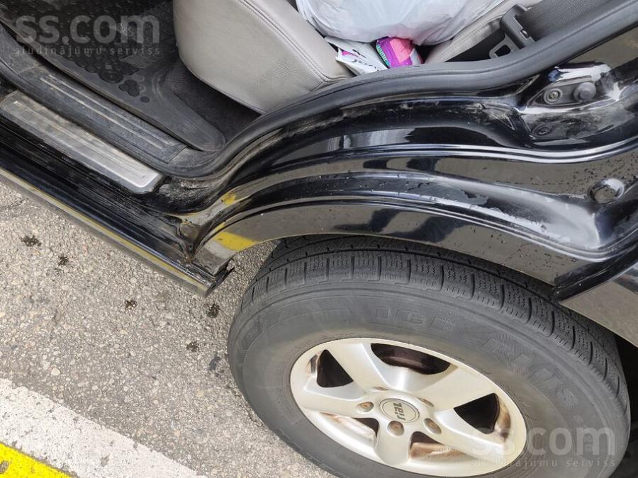 Melns Kia Sorento 2007 Daugavpils, ar dzinēja tilpumu 2.50 L un nobraukumu 277 tūkst. km par 2900 €, foto 6 vietnē AUTOMOTO.COM.LV