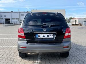 Black Kia Sorento 2007 in Kaunas, with an engine capacity of 2.50 L and mileage of 240 thousand km for 2150 €, photo 7 on AUTOMOTO.COM.LV