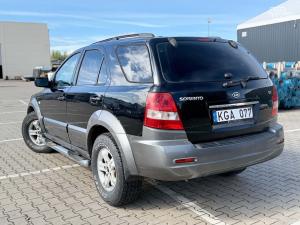 Black Kia Sorento 2007 in Kaunas, with an engine capacity of 2.50 L and mileage of 240 thousand km for 2150 €, photo 11 on AUTOMOTO.COM.LV