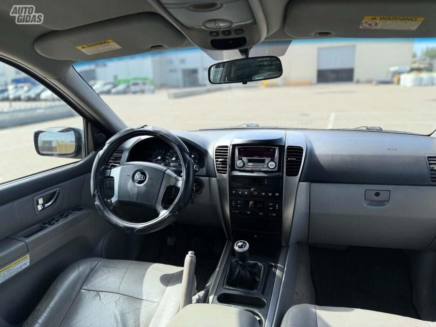 Black Kia Sorento 2007 in Kaunas, with an engine capacity of 2.50 L and mileage of 240 thousand km for 2150 €, photo 19 on AUTOMOTO.COM.LV