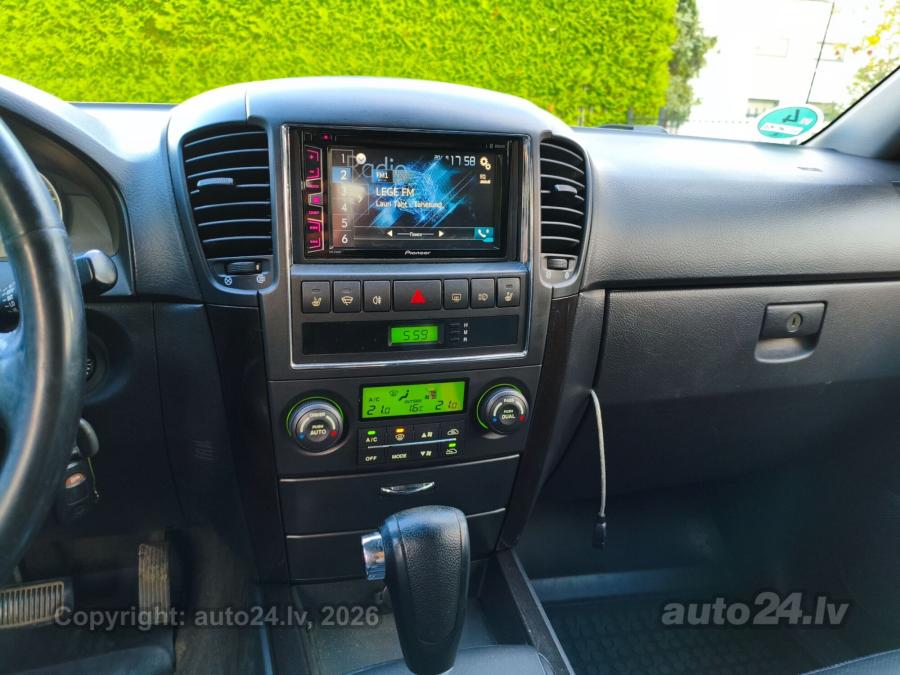 Melns Kia Sorento 2007 Tallina, ar dzinēja tilpumu 2.50 L un nobraukumu 290 tūkst. km par 2900 €, foto 16 vietnē AUTOMOTO.COM.LV