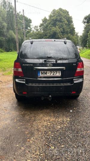 Melns Kia Sorento 2008 Rīga, ar dzinēja tilpumu 2.50 L un nobraukumu 327 tūkst. km par 3600 €, foto 2 vietnē AUTOMOTO.COM.LV