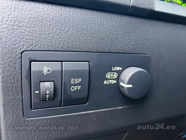 Black Kia Sorento 2008 in Tallinn, with an engine capacity of 2.50 L and mileage of 187 thousand km for 4590 €, photo 11 on AUTOMOTO.COM.LV