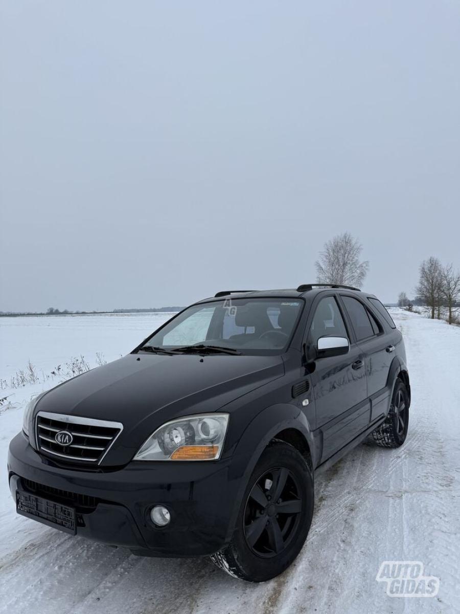 Black Kia Sorento 2008 in Prienai, with an engine capacity of 2.50 L and mileage of 188 thousand km for 2950 €, photo 2 on AUTOMOTO.COM.LV