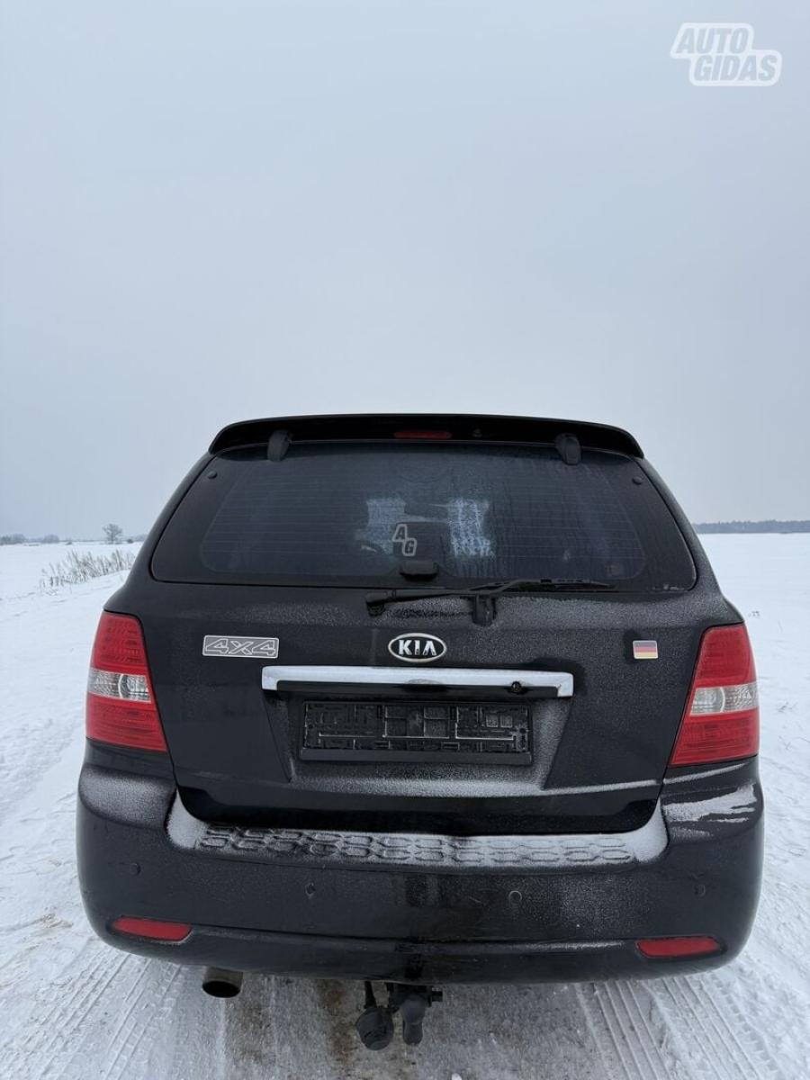 Black Kia Sorento 2008 in Prienai, with an engine capacity of 2.50 L and mileage of 188 thousand km for 2950 €, photo 9 on AUTOMOTO.COM.LV