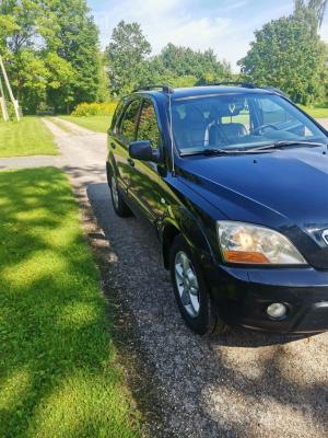 Black Kia Sorento 2008 in Dobele, with an engine capacity of 2.50 L and mileage of 301 thousand km for 4000 €, photo 2 on AUTOMOTO.COM.LV
