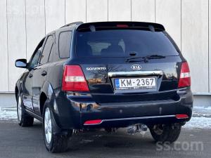 Black Kia Sorento 2008 in Riga, with an engine capacity of 2.50 L and mileage of 300 thousand km for 3650 €, photo 3 on AUTOMOTO.COM.LV