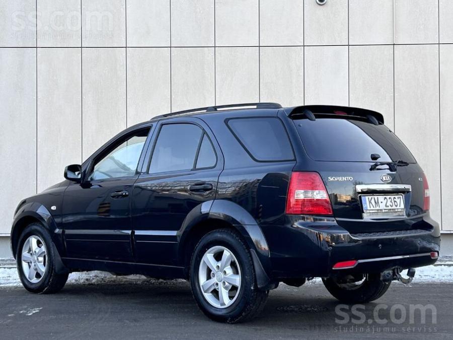 Black Kia Sorento 2008 in Riga, with an engine capacity of 2.50 L and mileage of 300 thousand km for 3650 €, photo 4 on AUTOMOTO.COM.LV