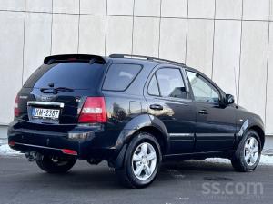 Black Kia Sorento 2008 in Riga, with an engine capacity of 2.50 L and mileage of 300 thousand km for 3650 €, photo 8 on AUTOMOTO.COM.LV