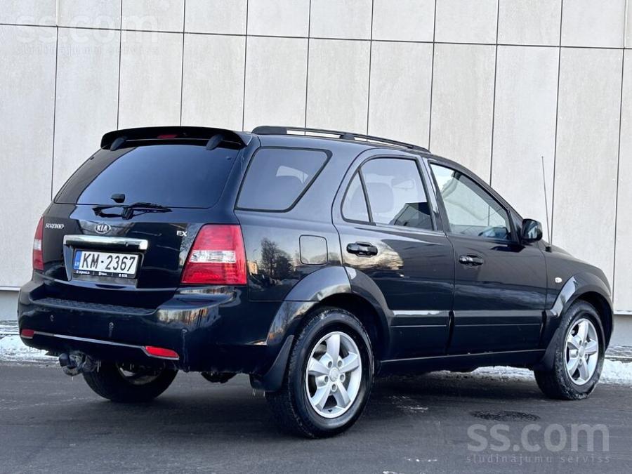 Black Kia Sorento 2008 in Riga, with an engine capacity of 2.50 L and mileage of 300 thousand km for 3650 €, photo 8 on AUTOMOTO.COM.LV
