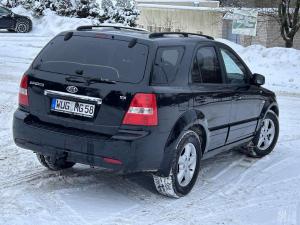 Black Kia Sorento 2008 in Ukmerge, with an engine capacity of 2.50 L and mileage of 303 thousand km for 3650 €, photo 4 on AUTOMOTO.COM.LV