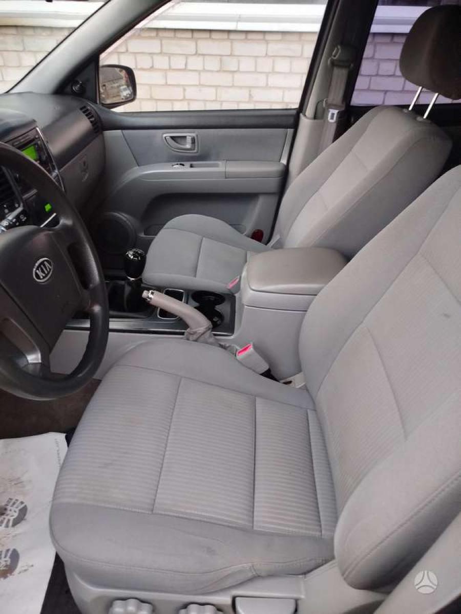 Melns Kia Sorento 2008 Kretinga, ar dzinēja tilpumu 2.50 L un nobraukumu 235 tūkst. km par 3150 €, foto 6 vietnē AUTOMOTO.COM.LV