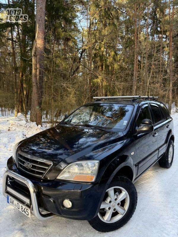 Black Kia Sorento 2008 in Prienai, with an engine capacity of 2.50 L and mileage of 239 thousand km for 3650 €, photo 1 on AUTOMOTO.COM.LV