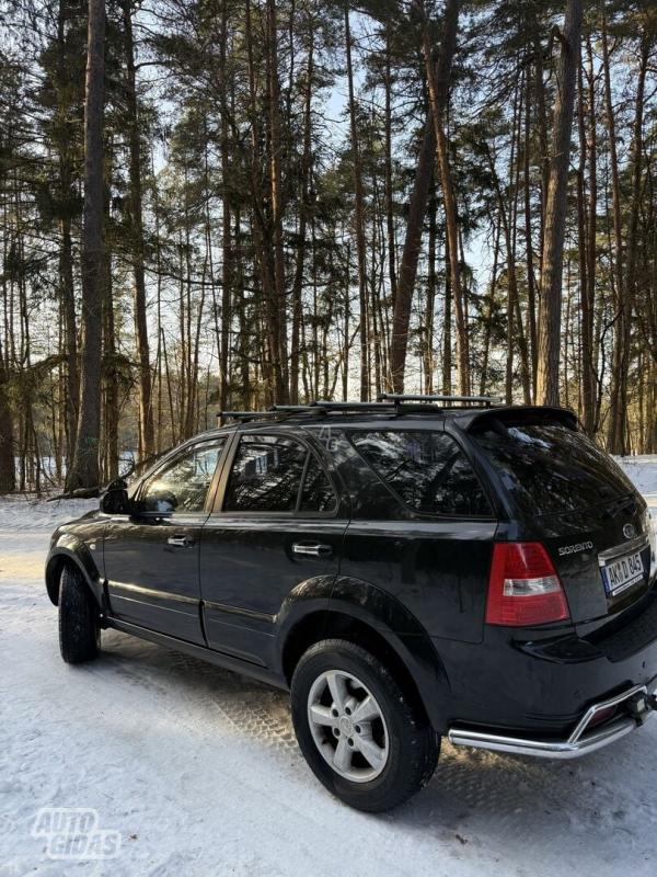 Black Kia Sorento 2008 in Prienai, with an engine capacity of 2.50 L and mileage of 239 thousand km for 3650 €, photo 3 on AUTOMOTO.COM.LV
