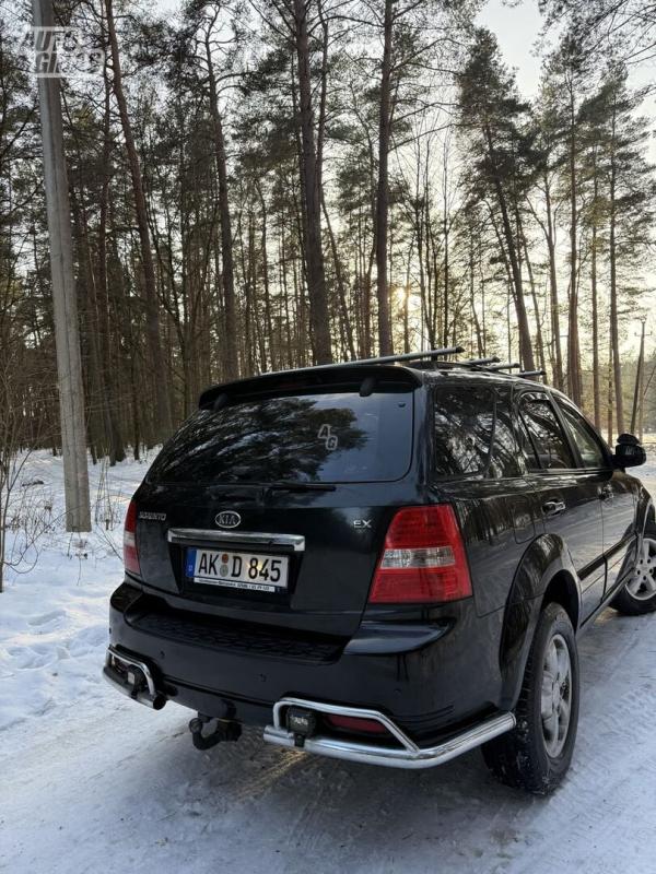 Black Kia Sorento 2008 in Prienai, with an engine capacity of 2.50 L and mileage of 239 thousand km for 3650 €, photo 5 on AUTOMOTO.COM.LV