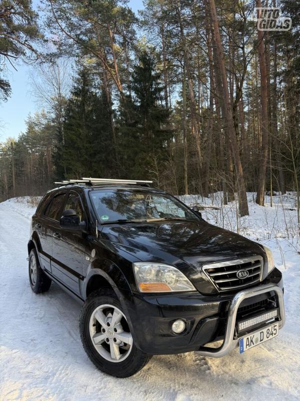 Black Kia Sorento 2008 in Prienai, with an engine capacity of 2.50 L and mileage of 239 thousand km for 3650 €, photo 7 on AUTOMOTO.COM.LV