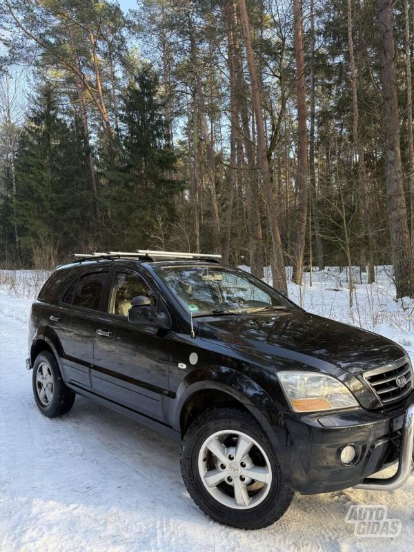 Black Kia Sorento 2008 in Prienai, with an engine capacity of 2.50 L and mileage of 239 thousand km for 3650 €, photo 9 on AUTOMOTO.COM.LV