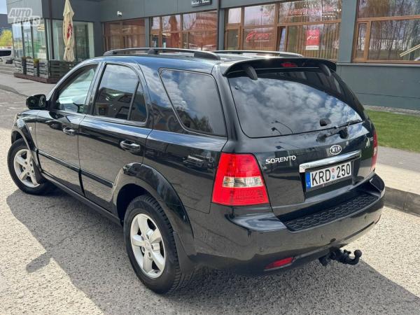 Black Kia Sorento 2008 in Kaunas, with an engine capacity of 2.50 L and mileage of 374 thousand km for 2300 €, photo 2 on AUTOMOTO.COM.LV