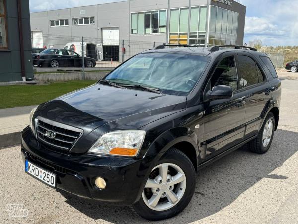 Black Kia Sorento 2008 in Kaunas, with an engine capacity of 2.50 L and mileage of 374 thousand km for 2300 €, photo 3 on AUTOMOTO.COM.LV