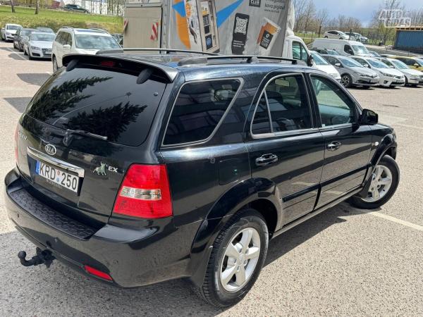 Black Kia Sorento 2008 in Kaunas, with an engine capacity of 2.50 L and mileage of 374 thousand km for 2300 €, photo 4 on AUTOMOTO.COM.LV