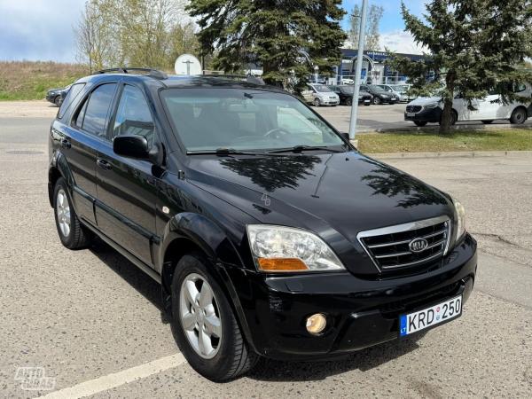 Black Kia Sorento 2008 in Kaunas, with an engine capacity of 2.50 L and mileage of 374 thousand km for 2300 €, photo 5 on AUTOMOTO.COM.LV