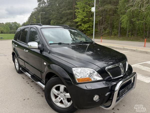 Black Kia Sorento 2008 in Prienai, with an engine capacity of 2.50 L and mileage of 292 thousand km for 3800 €, photo 10 on AUTOMOTO.COM.LV