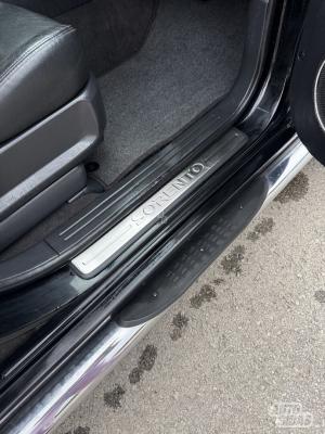 Melns Kia Sorento 2008 Prienai, ar dzinēja tilpumu 2.50 L un nobraukumu 292 tūkst. km par 3800 €, foto 31 vietnē AUTOMOTO.COM.LV