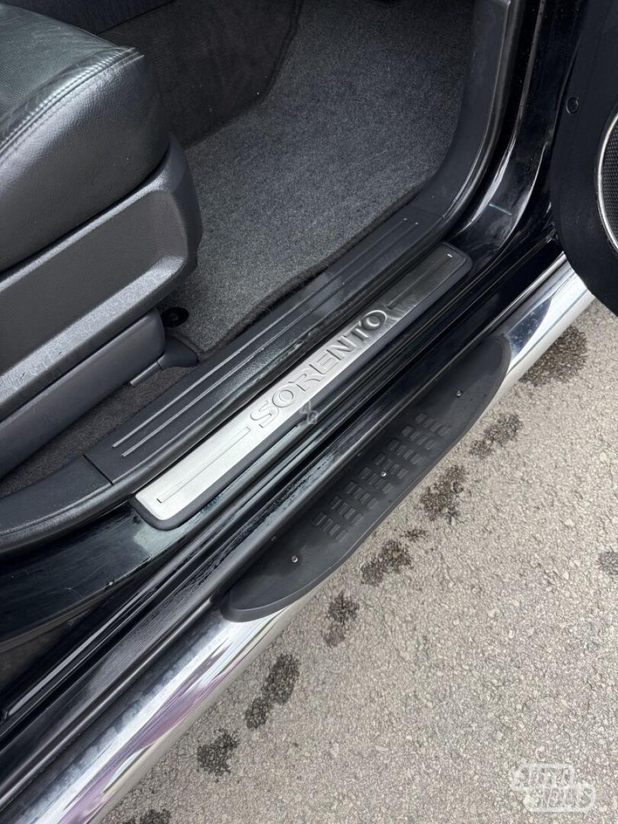 Melns Kia Sorento 2008 Prienai, ar dzinēja tilpumu 2.50 L un nobraukumu 292 tūkst. km par 3800 €, foto 31 vietnē AUTOMOTO.COM.LV