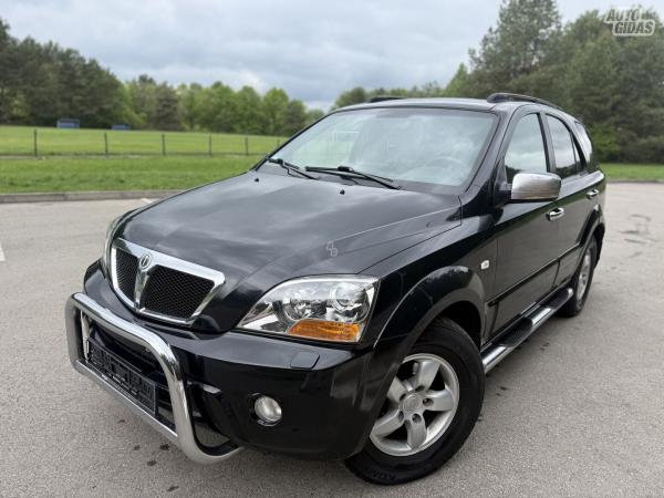 Black Kia Sorento 2008 in Prienai, with an engine capacity of 2.50 L and mileage of 292 thousand km for 3800 €, photo 2 on AUTOMOTO.COM.LV