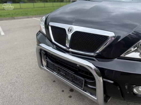 Black Kia Sorento 2008 in Prienai, with an engine capacity of 2.50 L and mileage of 292 thousand km for 3800 €, photo 10 on AUTOMOTO.COM.LV