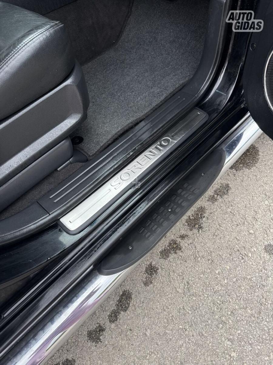 Melns Kia Sorento 2008 Prienai, ar dzinēja tilpumu 2.50 L un nobraukumu 292 tūkst. km par 3800 €, foto 29 vietnē AUTOMOTO.COM.LV