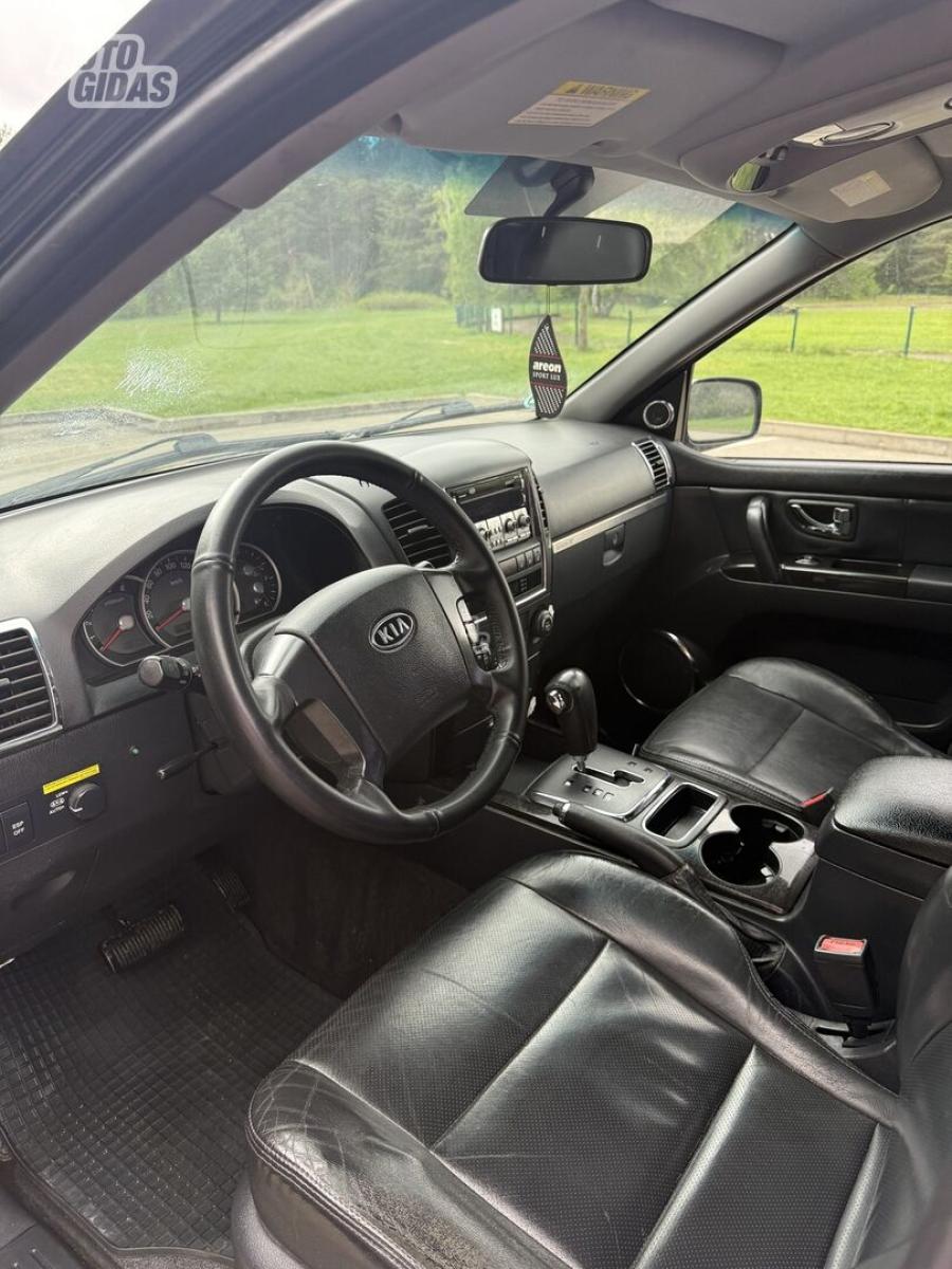Melns Kia Sorento 2008 Prienai, ar dzinēja tilpumu 2.50 L un nobraukumu 292 tūkst. km par 3800 €, foto 32 vietnē AUTOMOTO.COM.LV