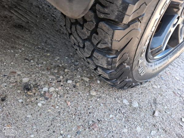 Melns Kia Sorento 2008 Prienai, ar dzinēja tilpumu 2.50 L un nobraukumu 225 tūkst. km par 3700 €, foto 10 vietnē AUTOMOTO.COM.LV