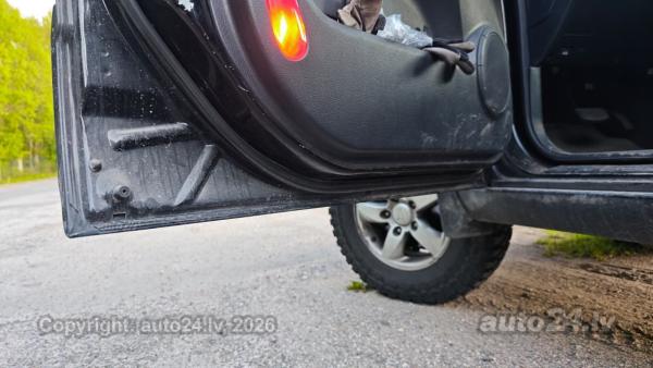 Black Kia Sorento 2008 in Tallinn, with an engine capacity of 2.50 L and mileage of 0 thousand km for 2000 €, photo 9 on AUTOMOTO.COM.LV
