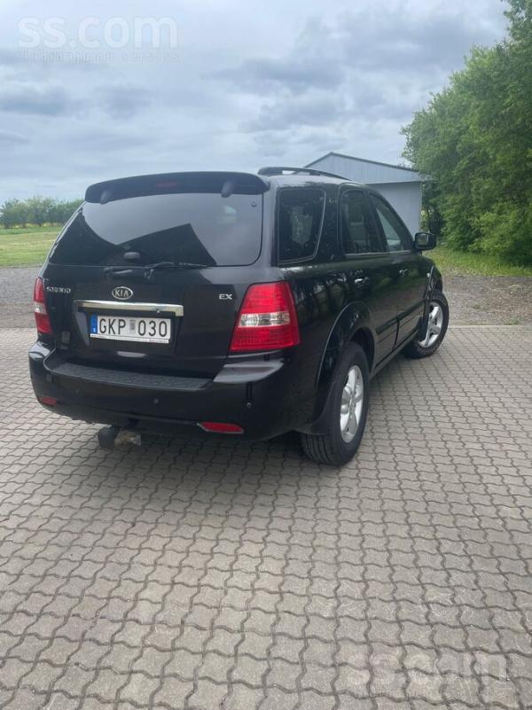 Melns Kia Sorento 2008 Tukums, ar dzinēja tilpumu 2.50 L un nobraukumu 0 tūkst. km par 2950 €, foto 5 vietnē AUTOMOTO.COM.LV