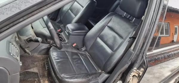 Melns Kia Sorento 2008 Valmiera, ar dzinēja tilpumu 2.50 L un nobraukumu 288 tūkst. km par 1800 €, foto 10 vietnē AUTOMOTO.COM.LV